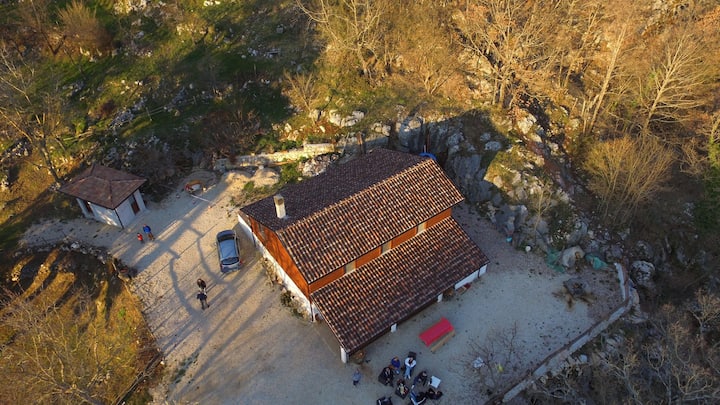 Chalet Surrounded By Nature - Esperia