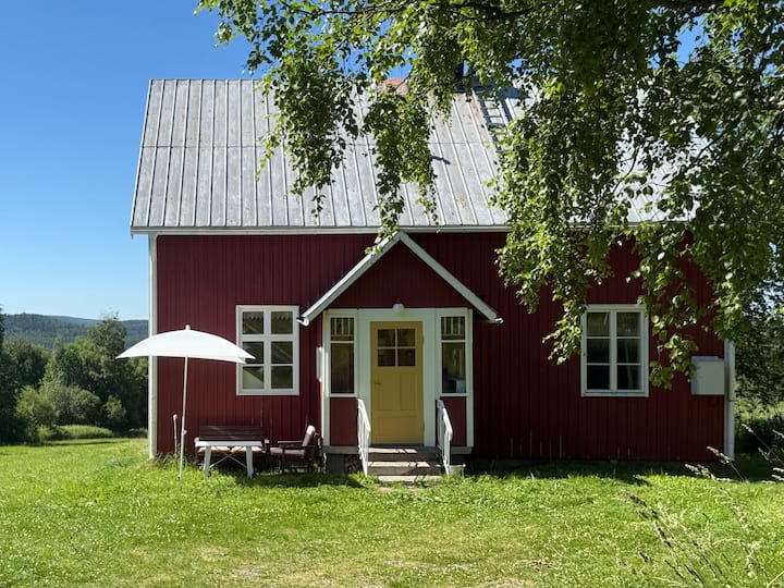 Milsvida Utsikt Från Soldränkt Stuga På ÅSen - Sweden