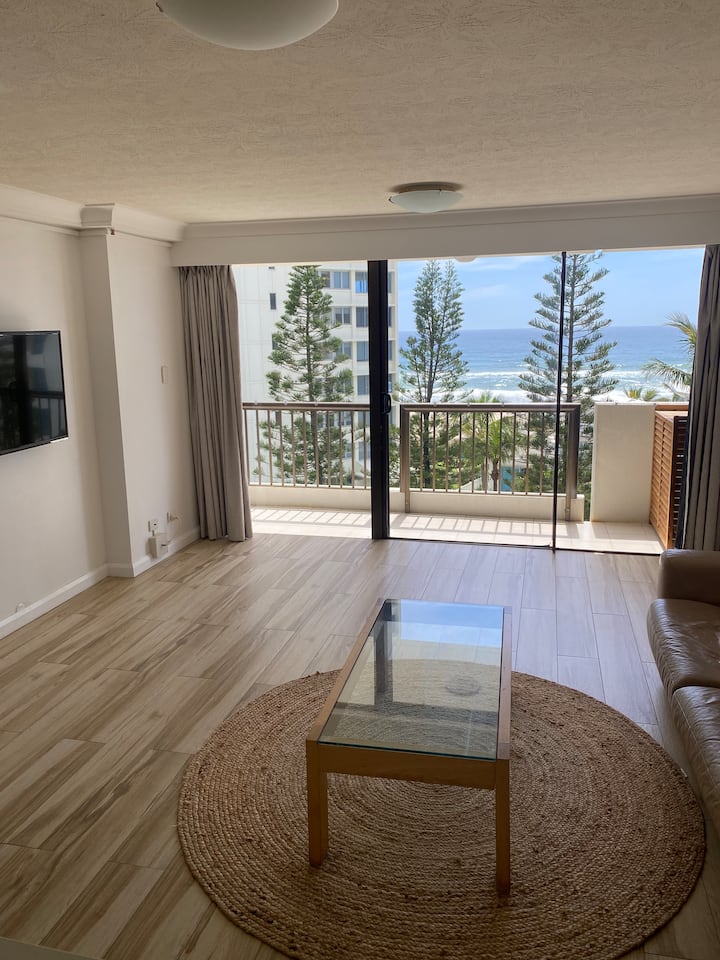 Ocean View Stay-
Entire Apartment - Surfers Paradise