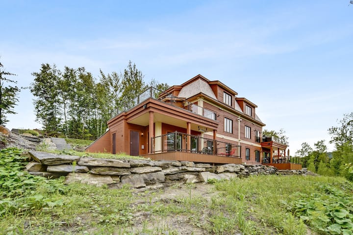 3 Bedroom Condo Lake View & Ski - Magog