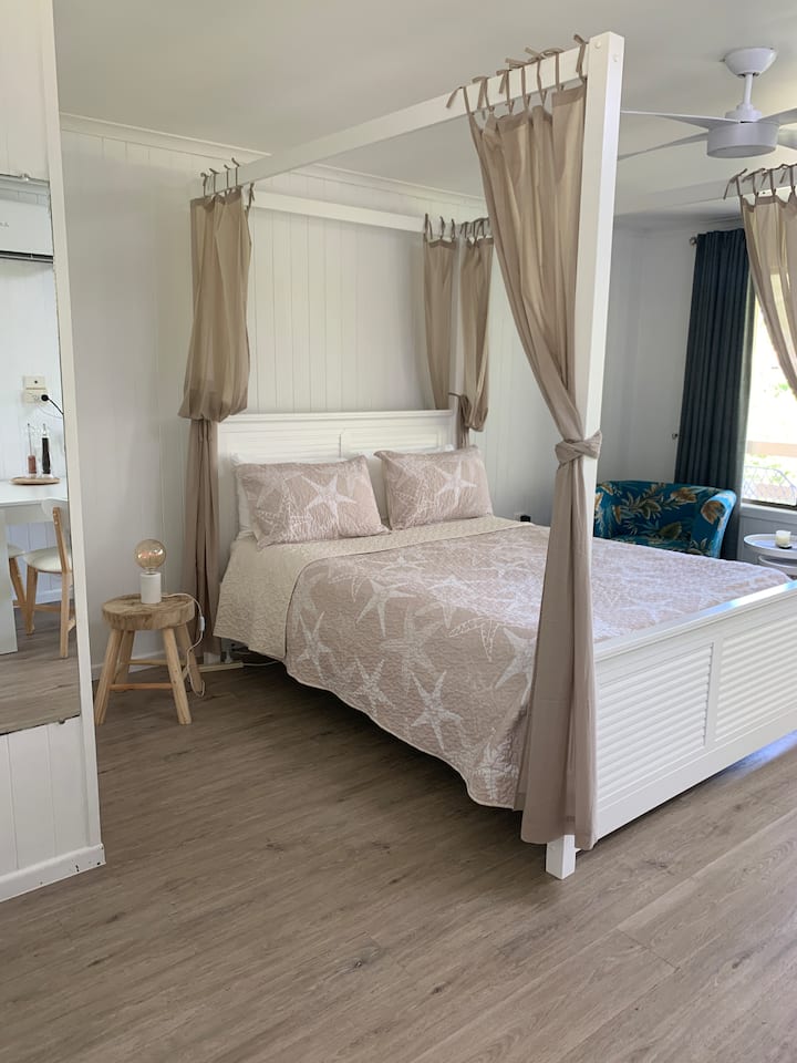 Lakefront Turtle Retreat - Short Walk To Beach - Hervey Bay