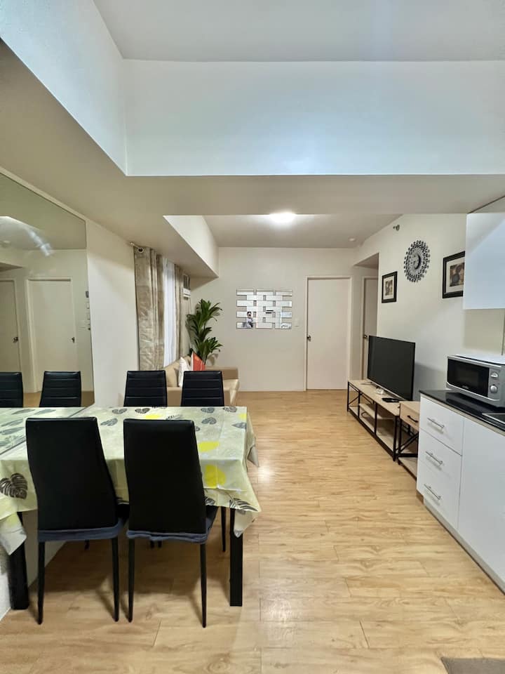 Spacious Unit For 6-8 /2br/2 Bath/ Walk To Mall - Cebú