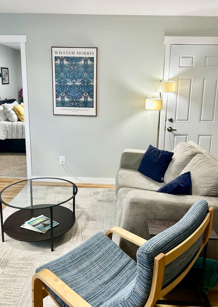 Bright Modern Suite • 5 Min To Unbc•private Entry - Prince George