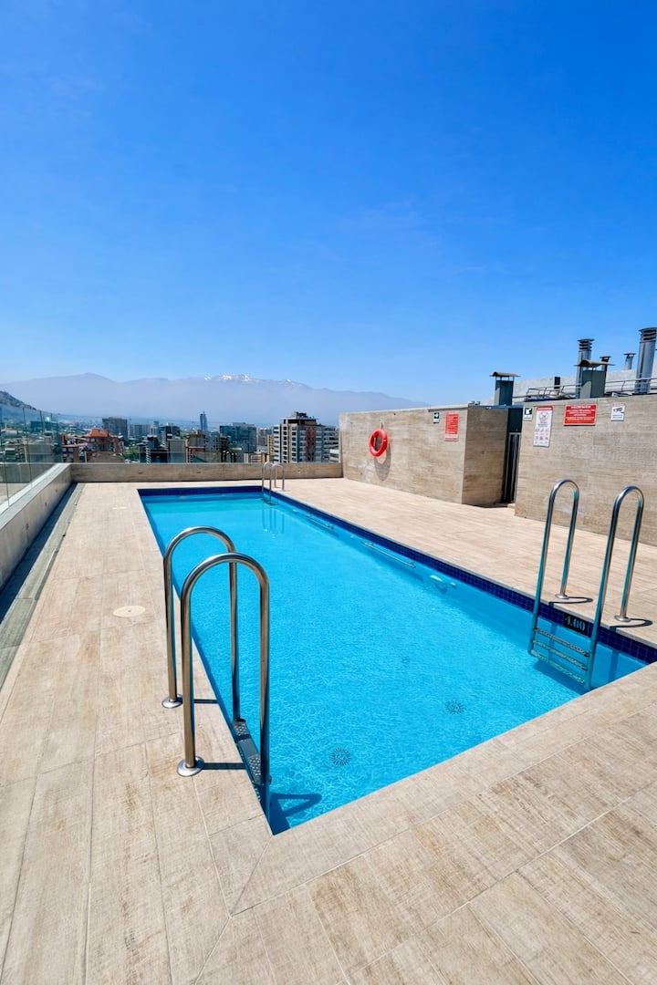 A/c | Parking | Pool | Gym | Up To 7 Guests - Chile