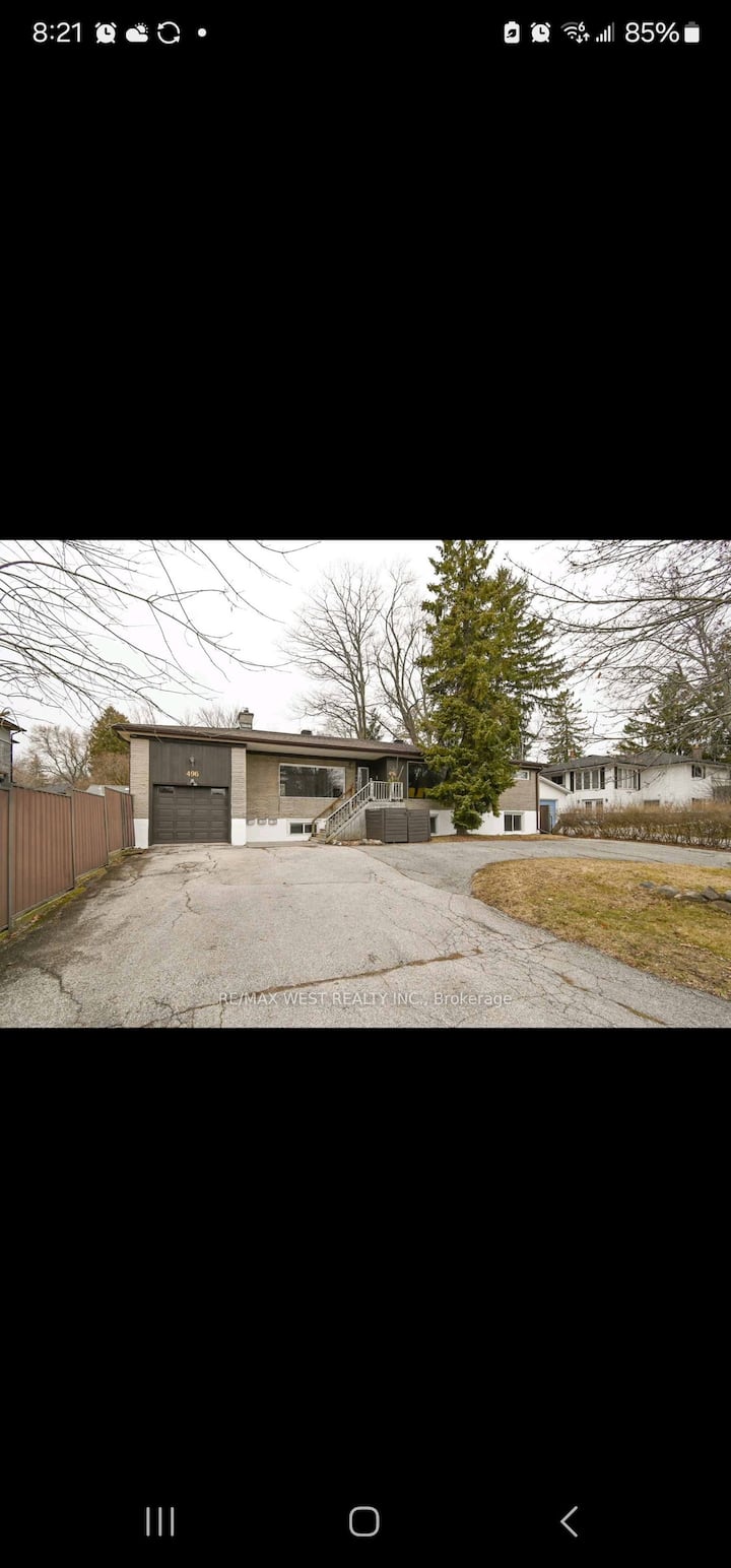 Entire Private House Big Living Space 4 Bedroom - Pickering