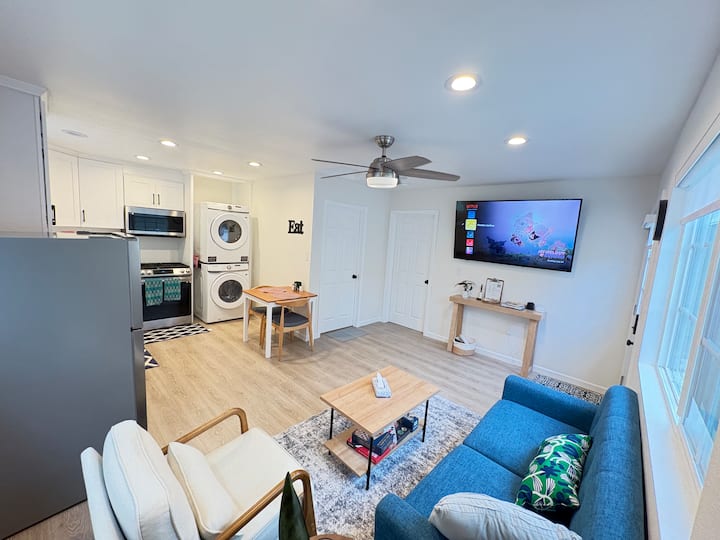 Huge Backyard, Walk To Shops, Close To Disneyland - Cerritos, CA