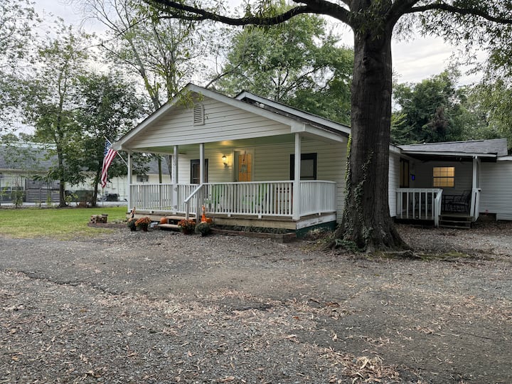 Conveniently Located  3br  2 Ba Near Indian Trail - Monroe, NC