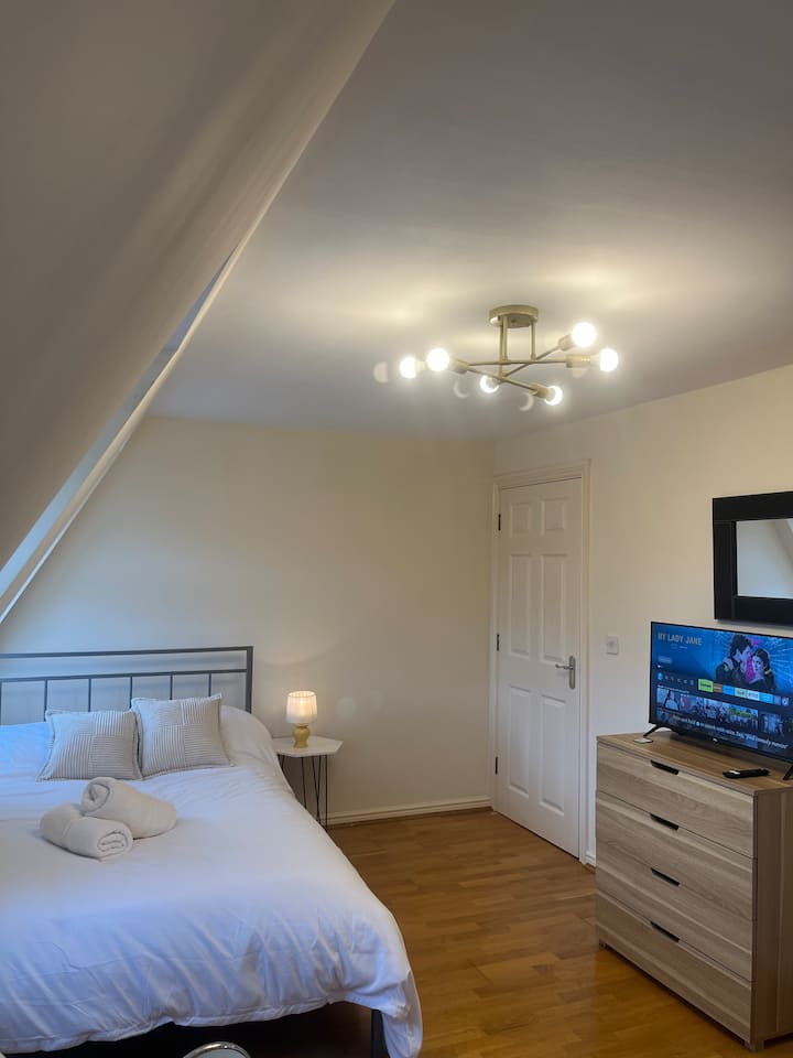 Modern Studio In Central Dunstable - 던스터블