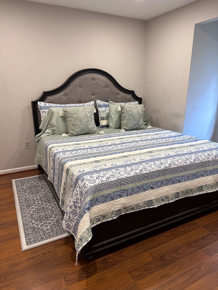 Nice Bedroom For A Good Rest - Germantown, MD