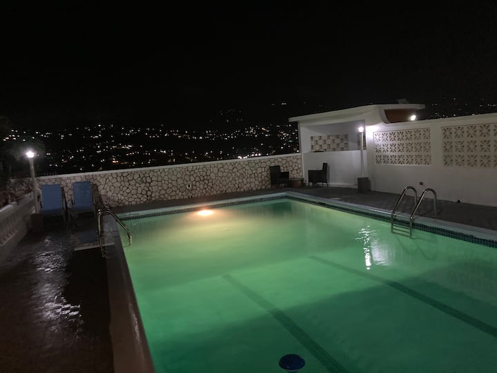 Queenhill’stelescopic Hideaway - ジャマイカ キングストン