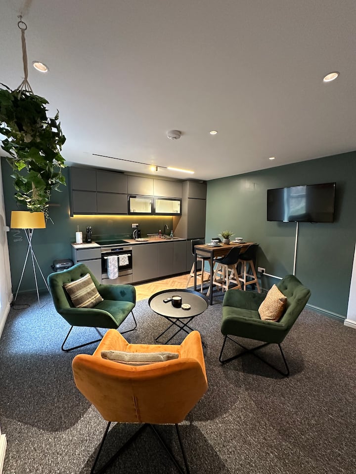 Central 2 Bed Townhouse - Mánchester