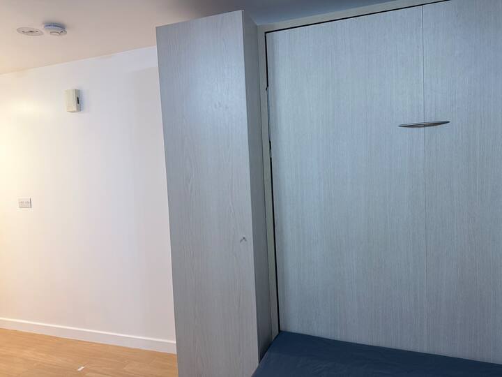 Stylish Studio In Gunwharf Quays – Modern & Smart - Portsmouth