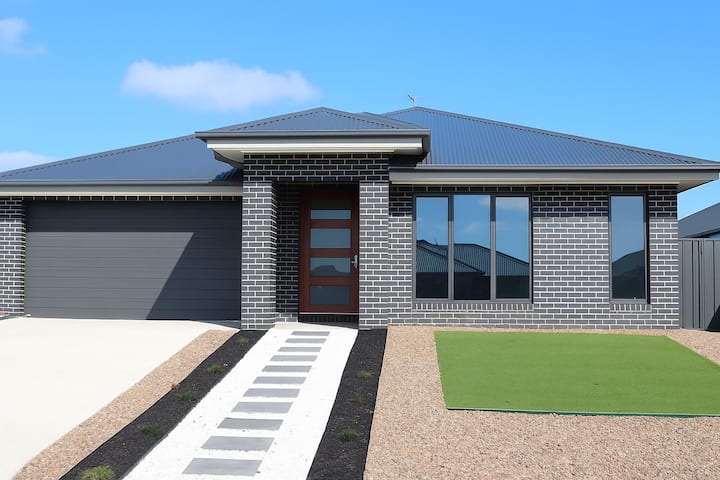 Home (Ann's Nest) In Thurgoona Albury Wodonga - Albury