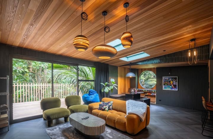 Brand New! Dark And Moody: Wild Woods Waiheke - Waiheke Island