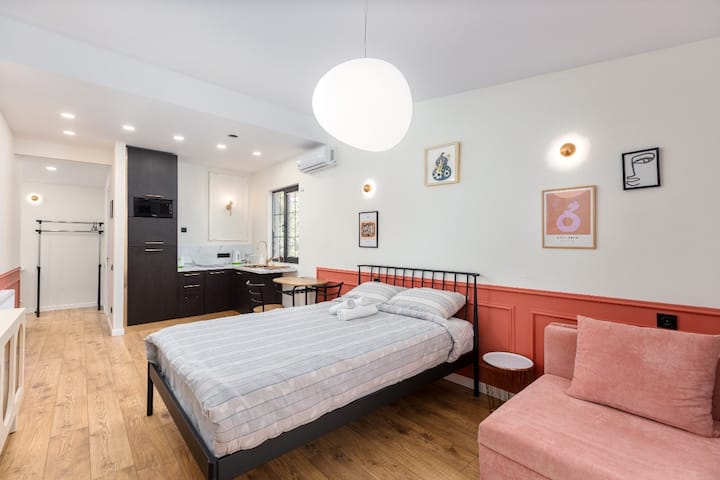 Notting Hill Red - Tbilisi