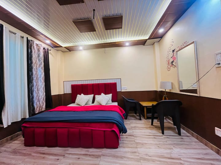 Wood Packer Budget 2
Home Stay - Kasol