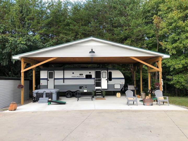 M+d Camping Experience - Tellico Plains, TN