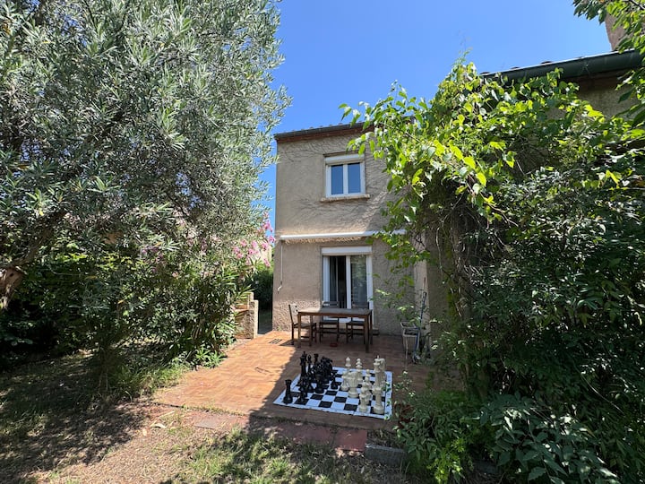 Ceret Home, 4 Bed, Sleeps 7, Ac, Parking, Garden - Céret