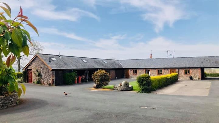 Rowley Farm Stays, Leominster, 8-10 Guests - Leominster