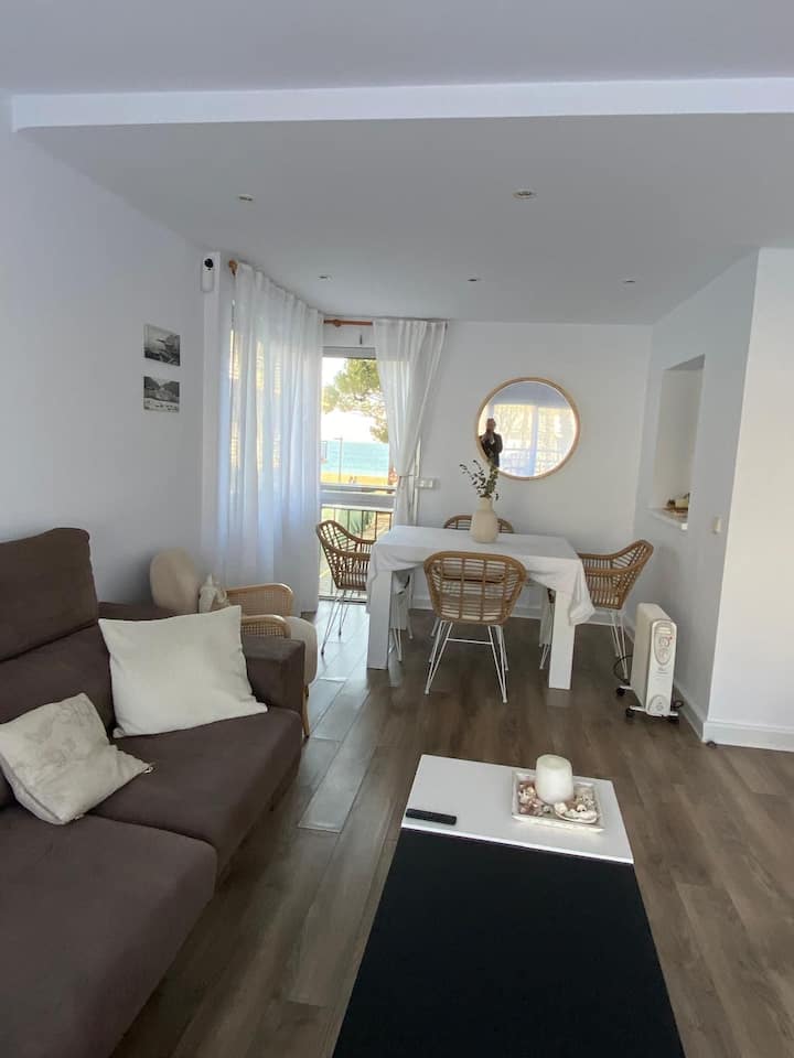 Apartamento En Primera Línea De Mar - Platja d'Aro