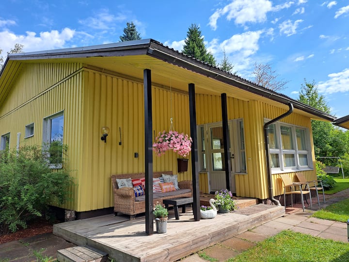 Peaceful 2 Bedroom House & A Big Yard Near Oulu - Oulu