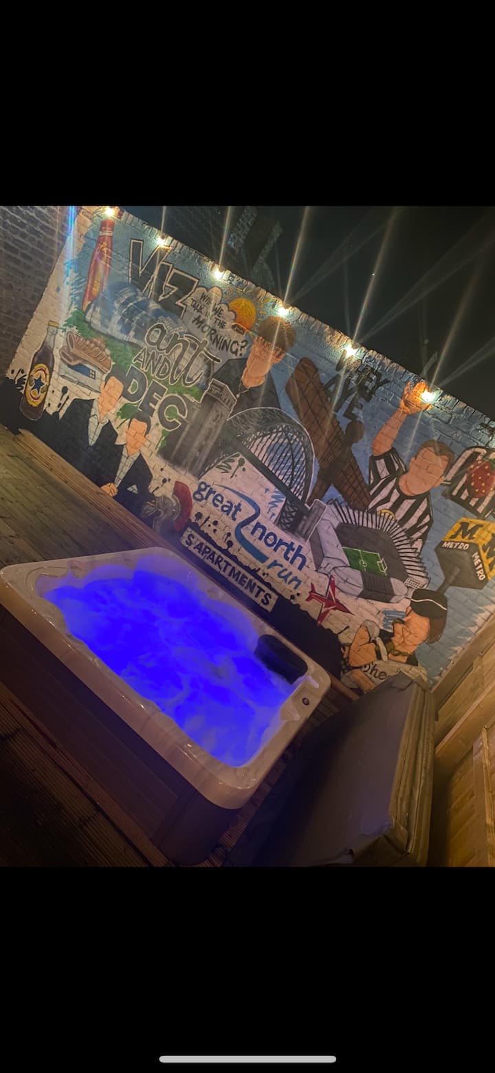 Newcastle.
Hot Tub! Free Parking + Wifi Sleeps 6 - Newcastle upon Tyne