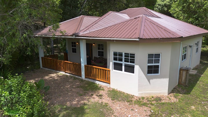 Charming Villa Near San Ignacio 3-bedrooms W/ Ac - Belize