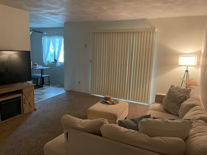 Walking Distance From Eaa - Oshkosh, WI