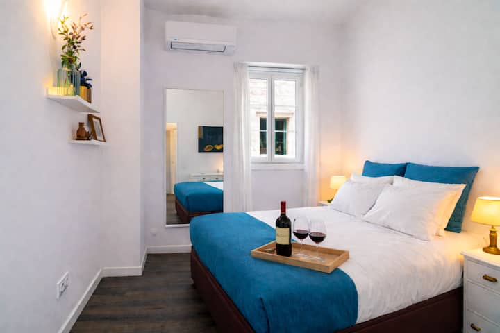 Stay Inside ÉVora Old Town Walls, Walk Everywhere - Évora