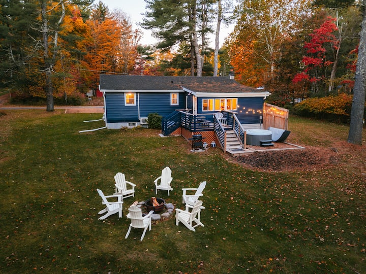 The Pines: Winter Escape With Hot Tub & Fire Pit - カーホンクソン, NY