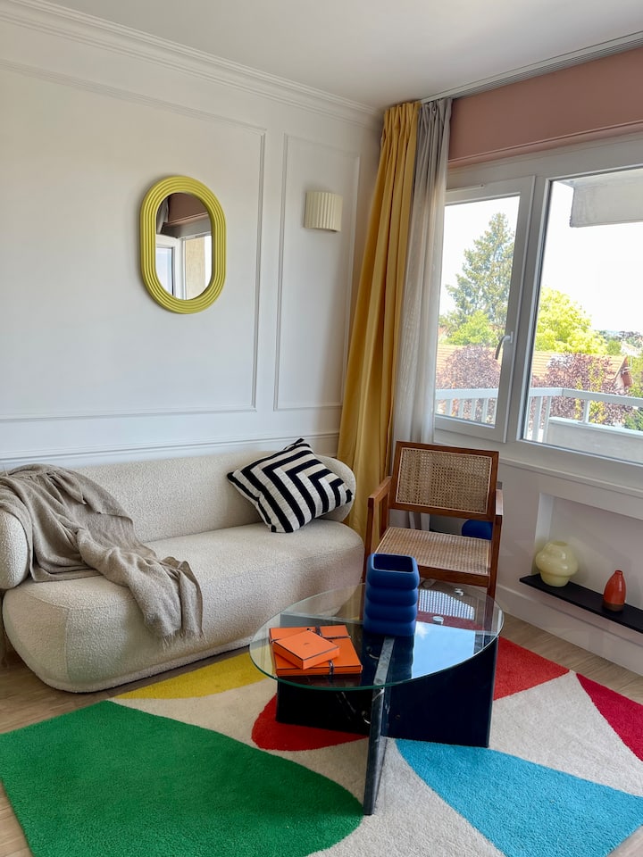 Luxurious Studio With Balcony Near The Train Station - Saint-Germain-en-Laye