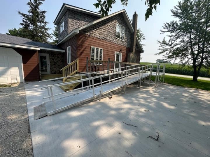 Valley Country Home - Mystery Cave State Park, Spring Valley