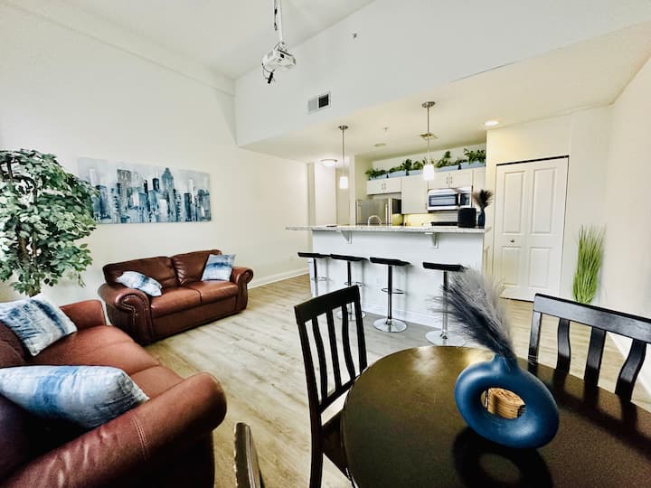 Two Bedroom Game Day Suite With 100” Projector Tv - Mars Hill, IN