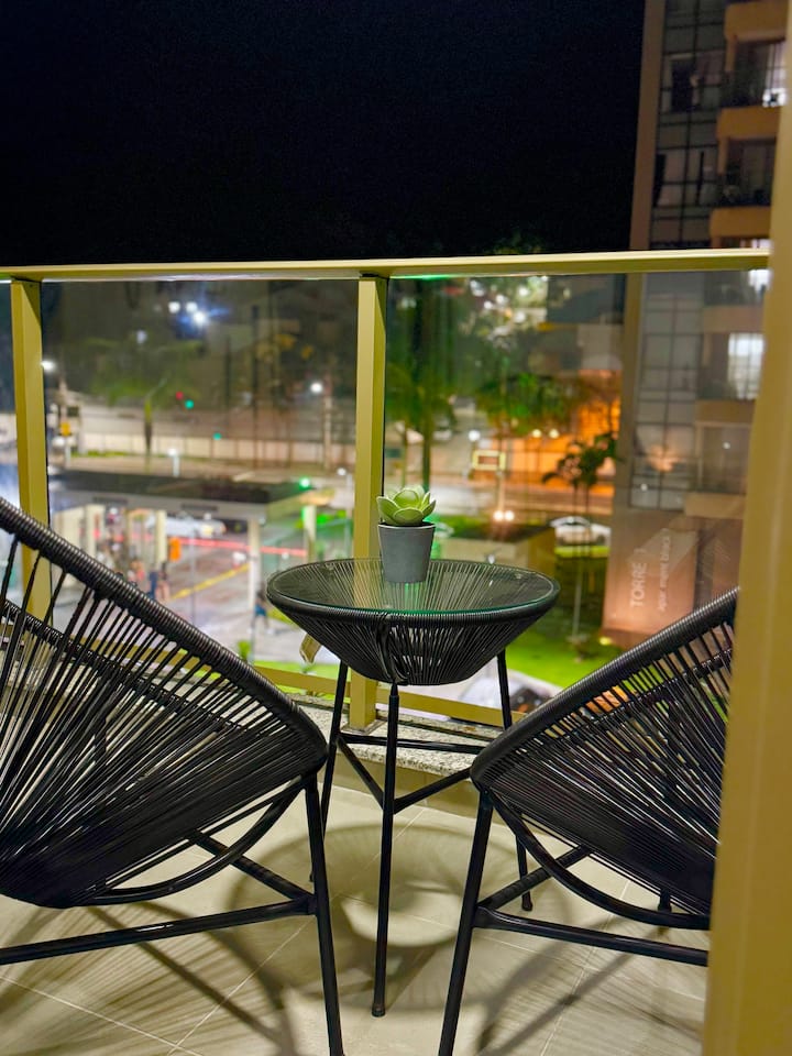 Conforto Em Suíte Com Varanda & Garagem, Riocentro - Rio de Janeiro