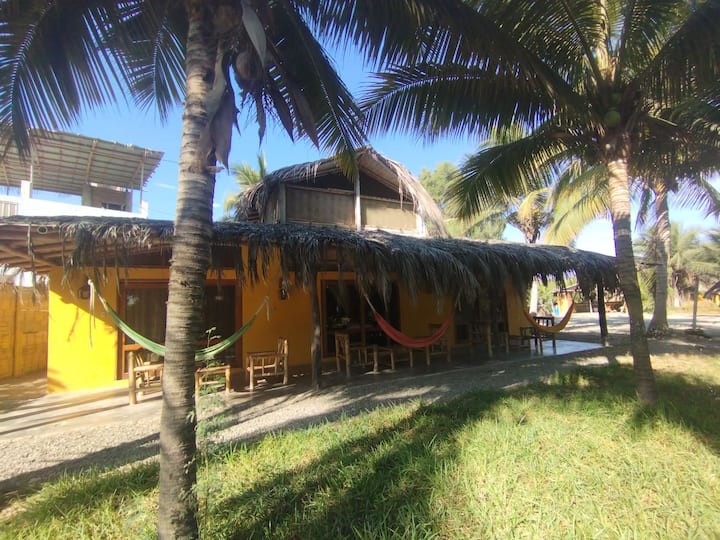 Máncora Beach Club - Surf, Kite & Chill - Máncora