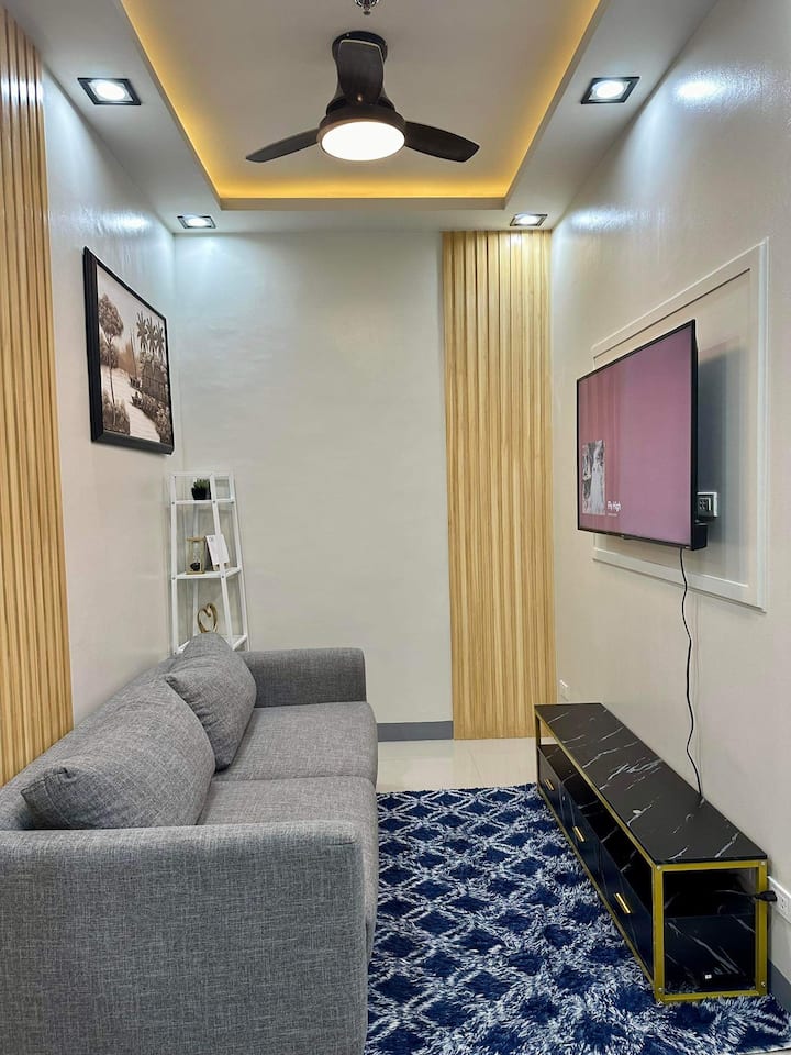Promo! 1 Bedroom Unit @ Charm W/netflix & Balcony - Cainta