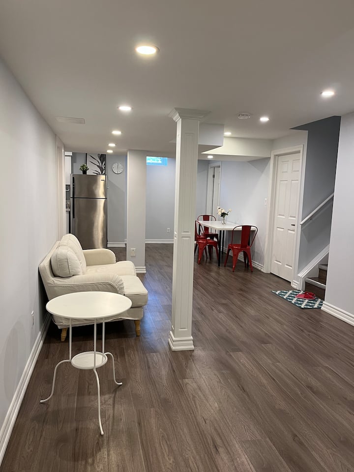 Richmond Hill Basement 2 Rooms - Vaughan