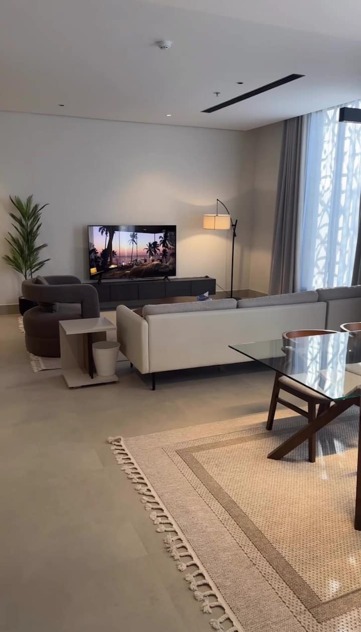 Super Luxury 11 - Riyadh King Khalid Airport (RUH)