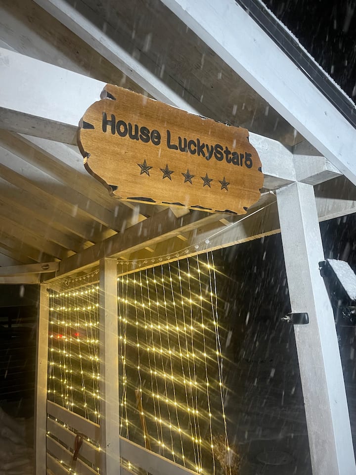 白馬村中心地3室貸切一軒家、6人宿泊可、徒歩2分でコンビニ＆シャトルバス停、駐車場あり - Hakuba