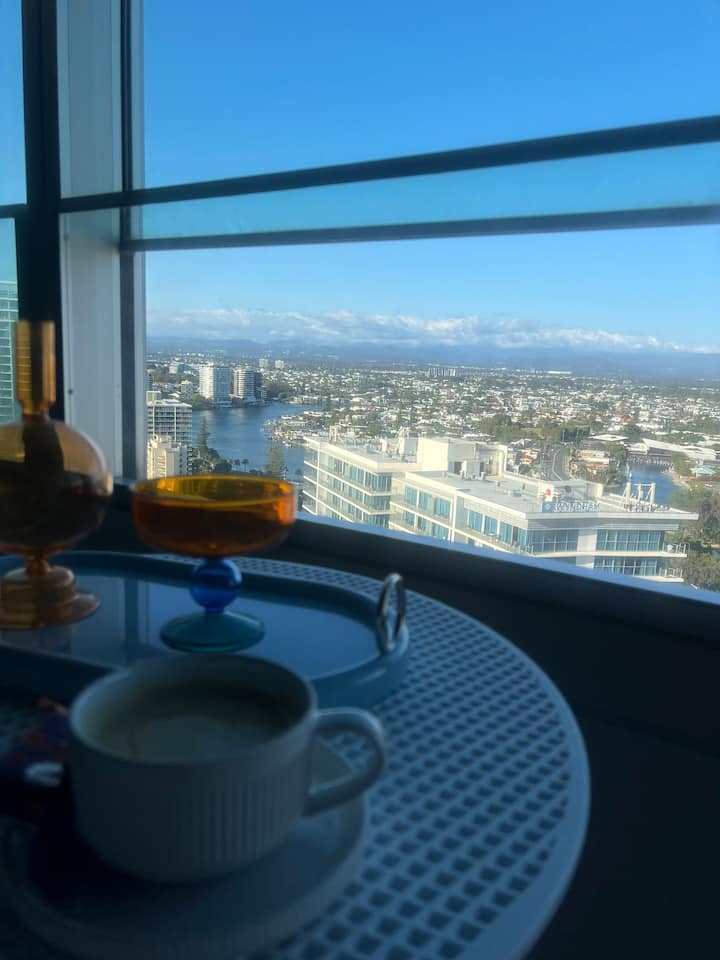 Spacious 2br Unit · Iconic Tower, Surfers, Gc - 골드코스트