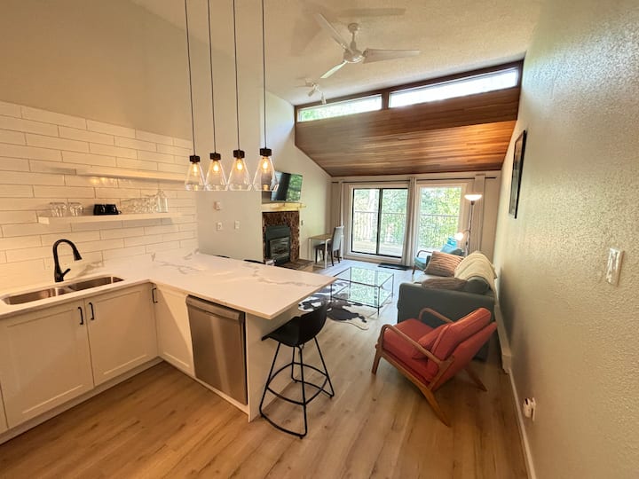 Mountain Edge Retreat,
Ski-in / Ski-out - Kimberley, BC, Canada