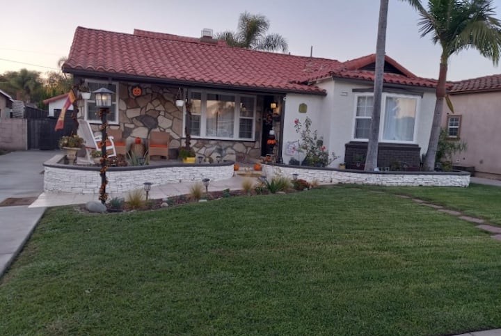 La/oc Family Studio - Fwy Access - Pico Rivera, CA