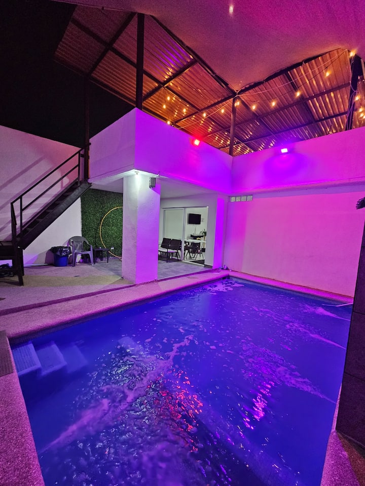 Casa Con Alberca Y Terraza - Nuevo Leon