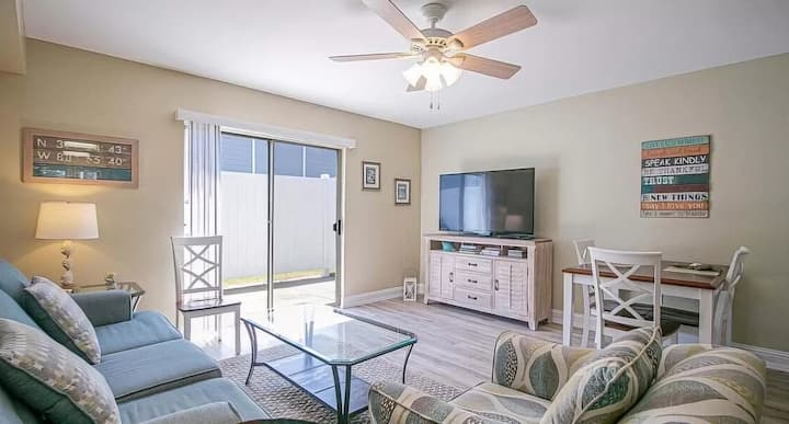 Beautiful Beach Condo In Biloxi - ビロクシ, MS