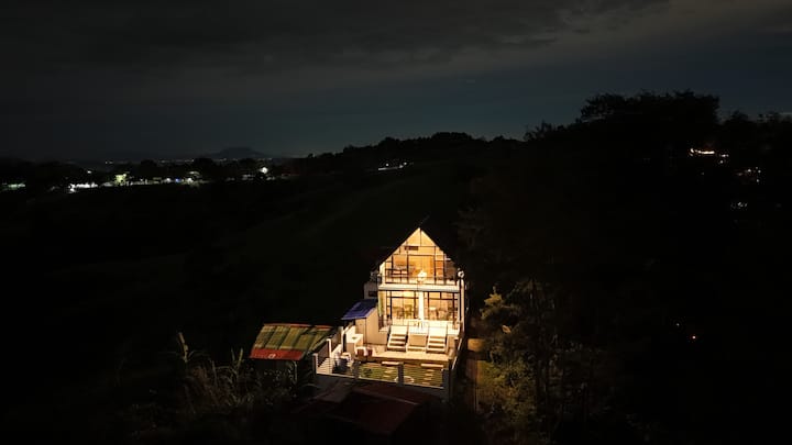 The Peak Cabin - Tanay