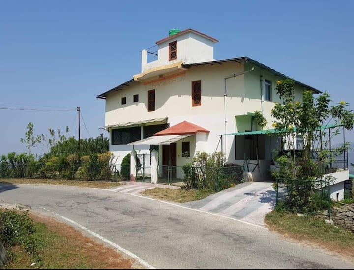 Devamber Arogya Dham& Home Stay - Ranikhet