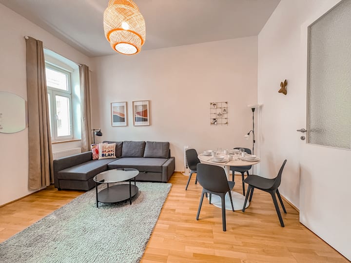 Superhost 1br > Sunny Apt. (12) - Viena