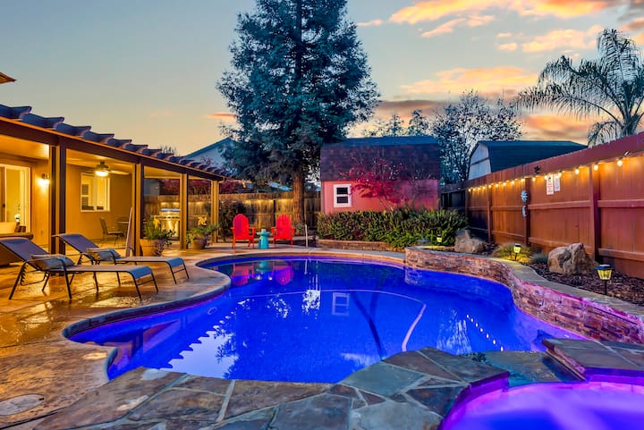 Relaxing Oasis W/pool & Hot Tub In Visalia - Visalia, CA