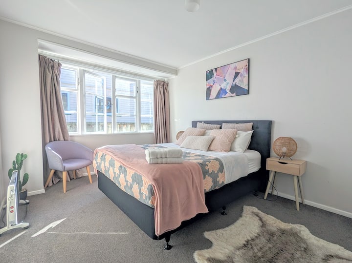 Classical Kiwi Holiday Home Near City Center - Rotorua