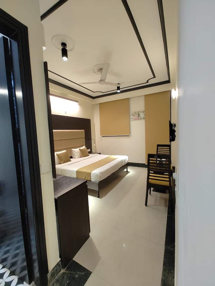 Wedding Guest Stay In Sec 43 - Gurugram